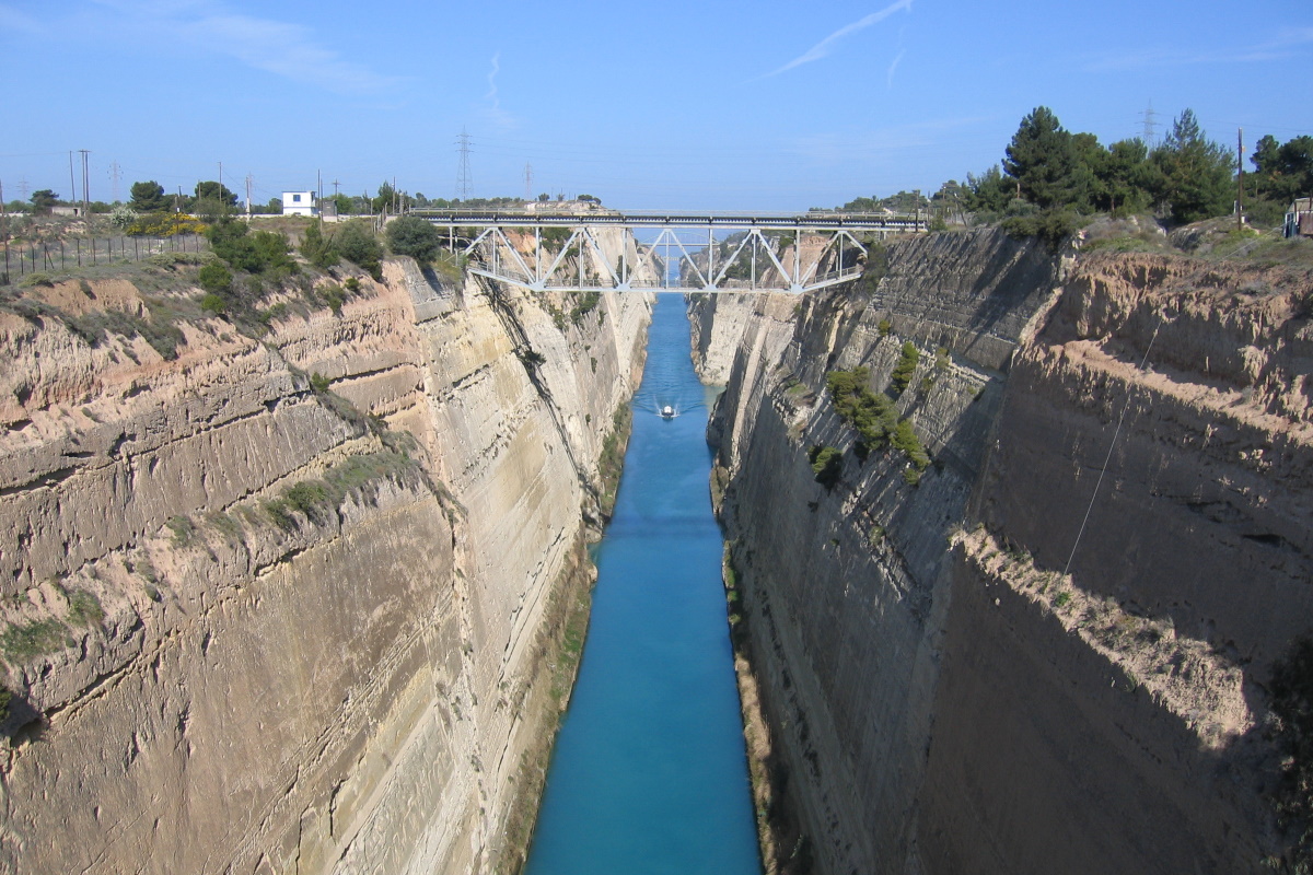 Canale di Corinto, una storia millenaria tra due mari