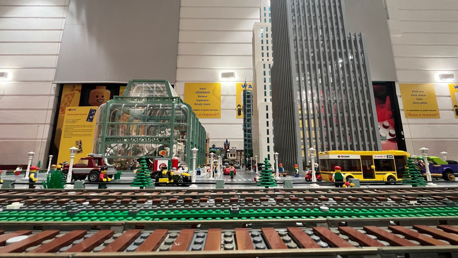 LEGO, l'experience tra diorami e milioni di mattoncini - Teknoring